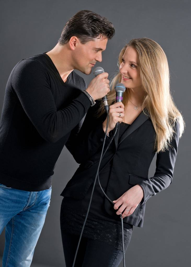 Media: Hörproben, Videos und Fotos von Sängerin Lila